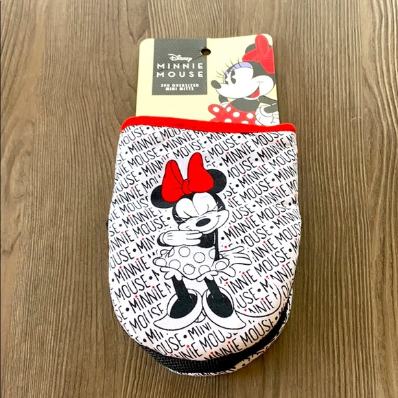 Disney | Kitchen | Disney Mini Mouse Oversized Mini Mitts Kitchen ...
